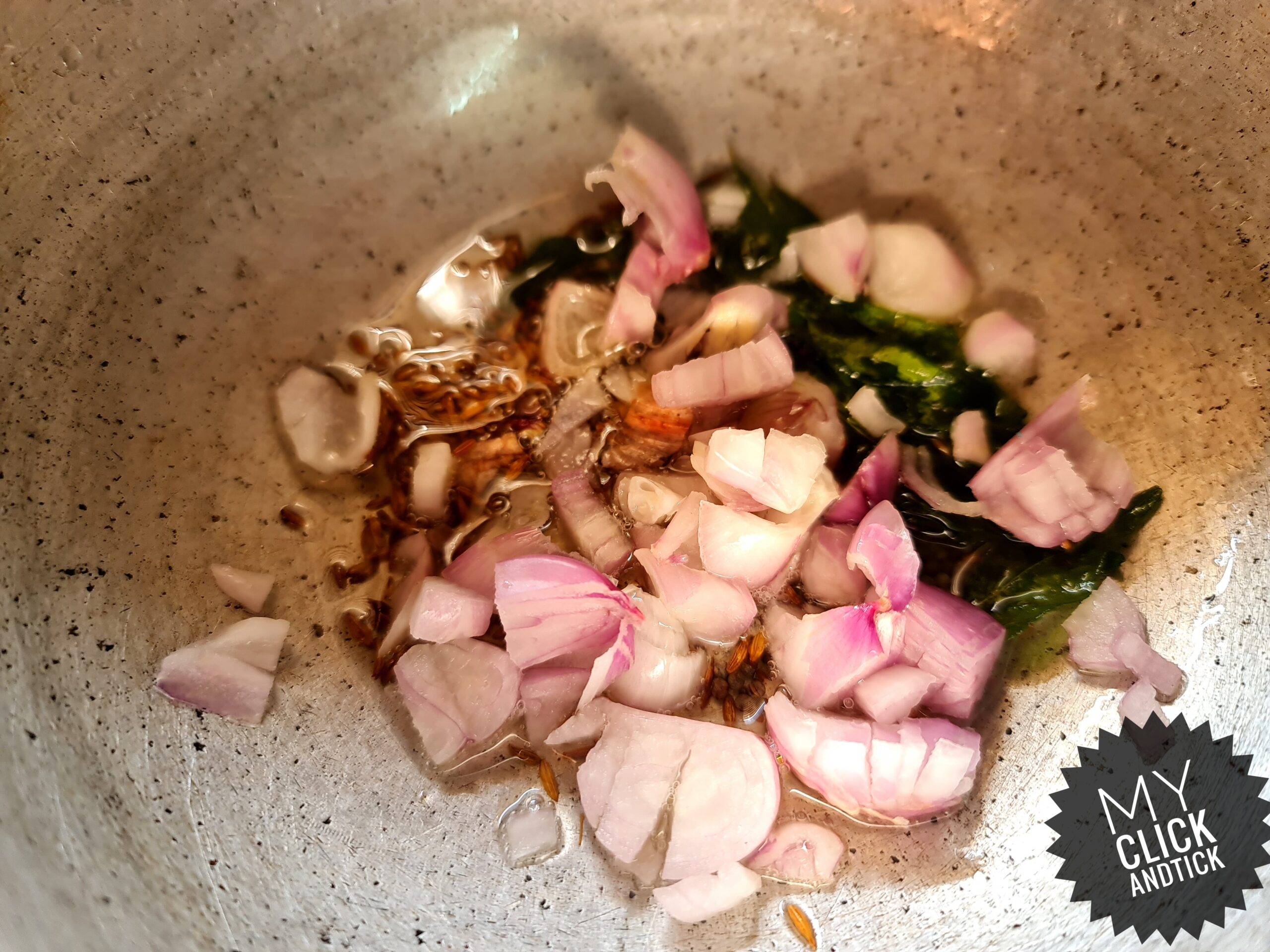 Athalakkai Poriyal (Momordica cymbalaria) - MY CLICK AND TICK